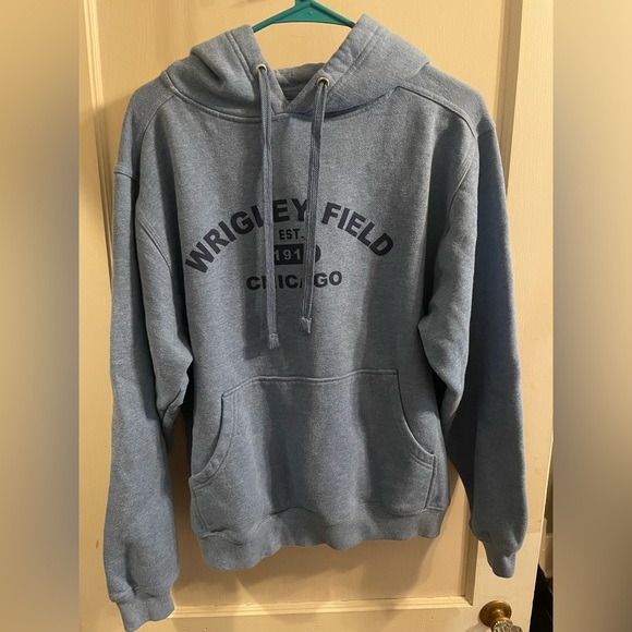fundy resort wear | Tops | Chicago Cubs Wrigley Hoodie | Poshmark